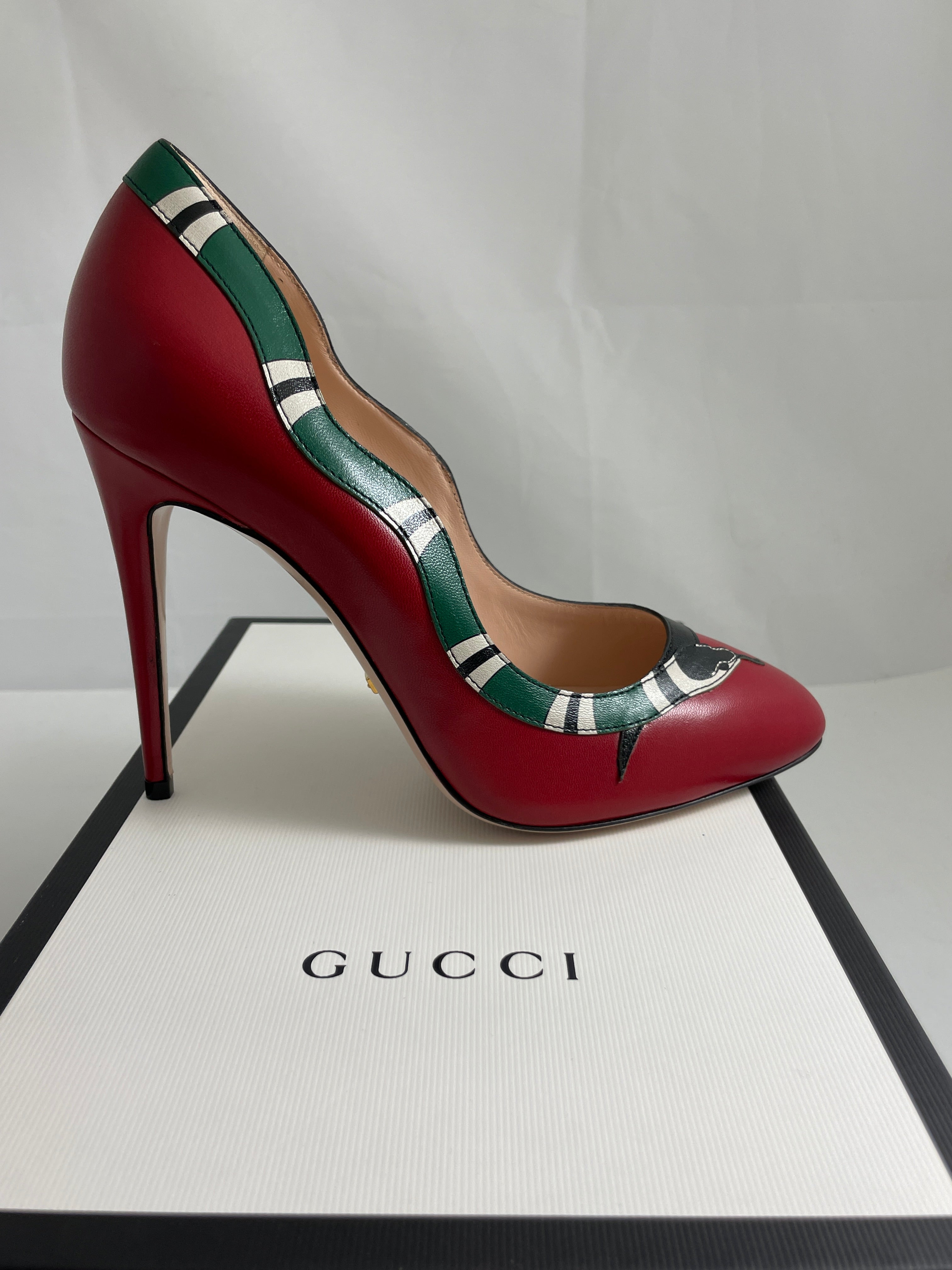 Gucci Red Leather Kingsnake Pumps – The Millionaires Closet